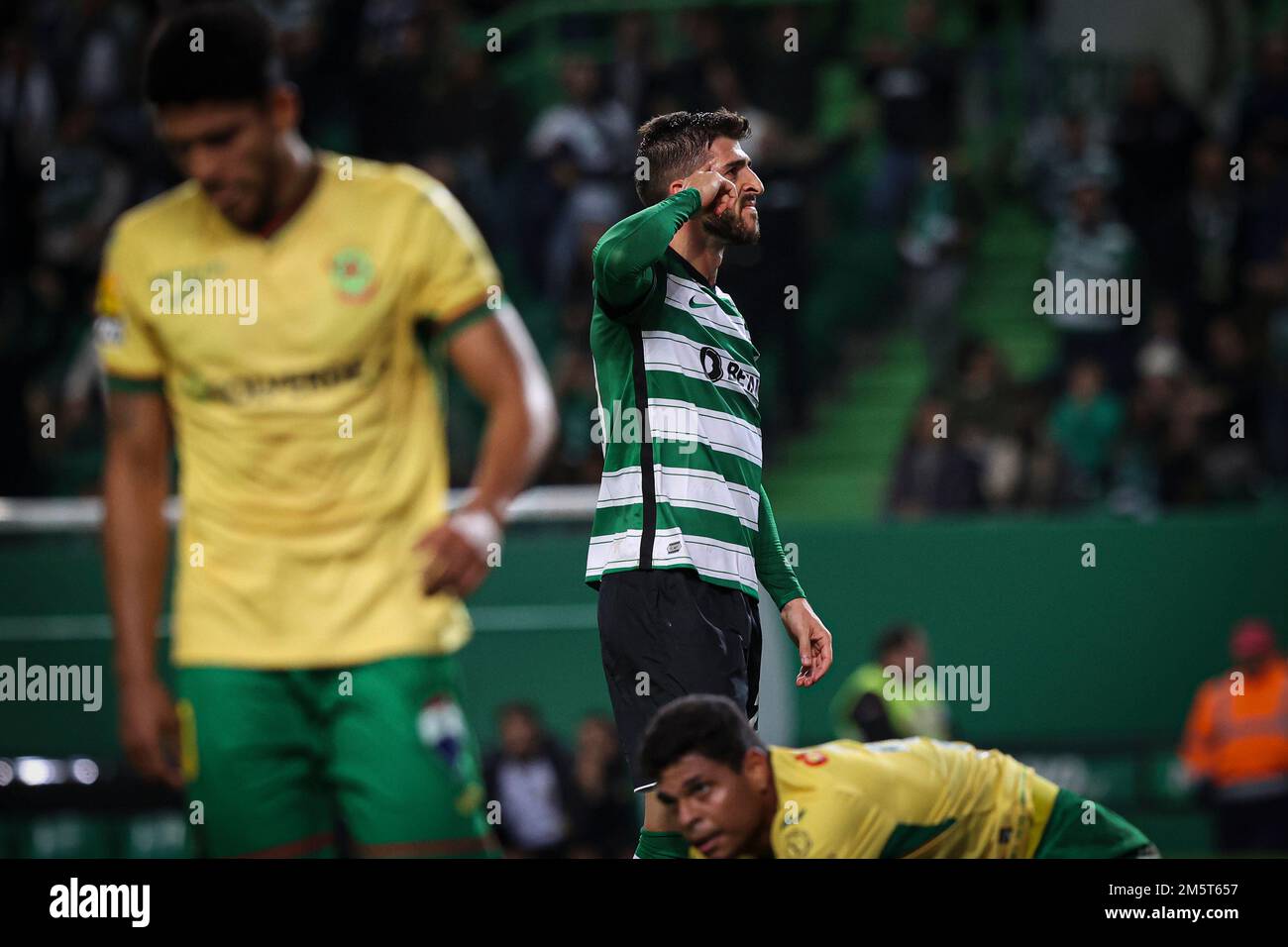 Paulinho sporting cp hi-res stock photography and images - Alamy