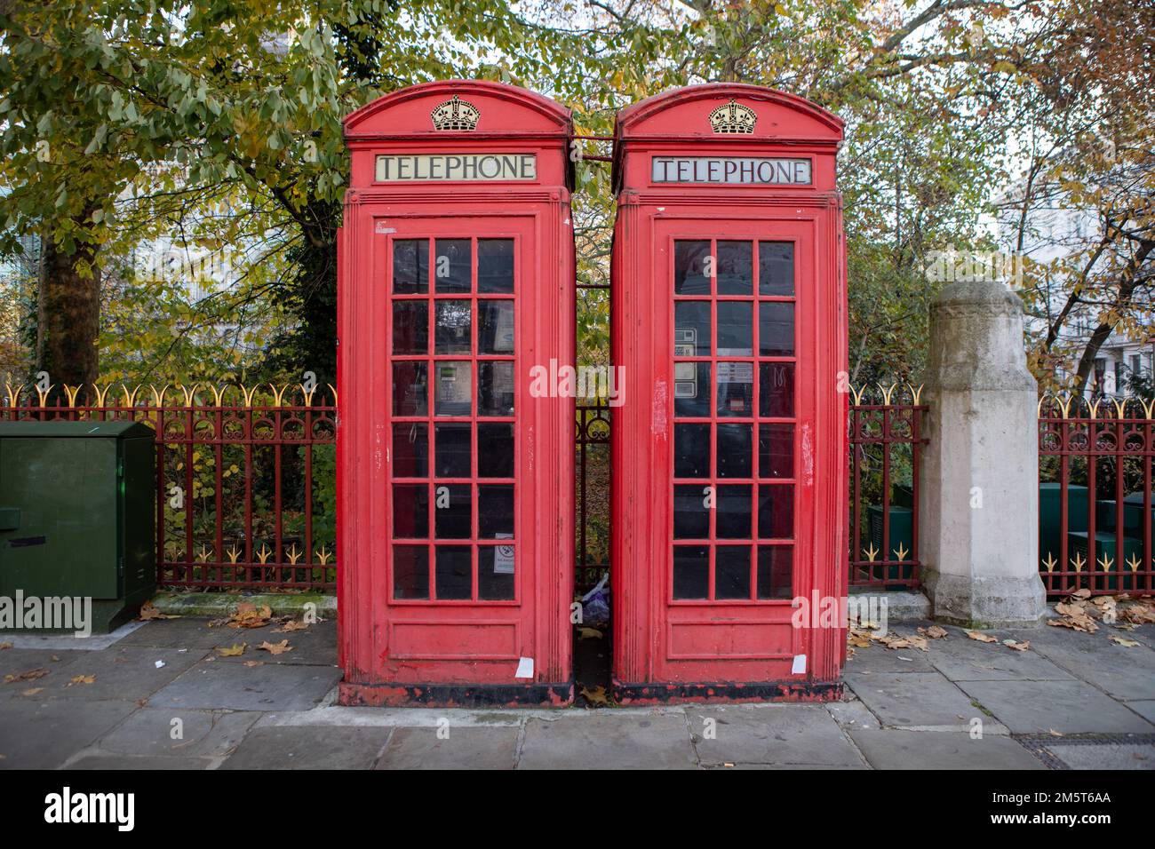 London, England – December 2022. Classic, retro red phone booth. London ...
