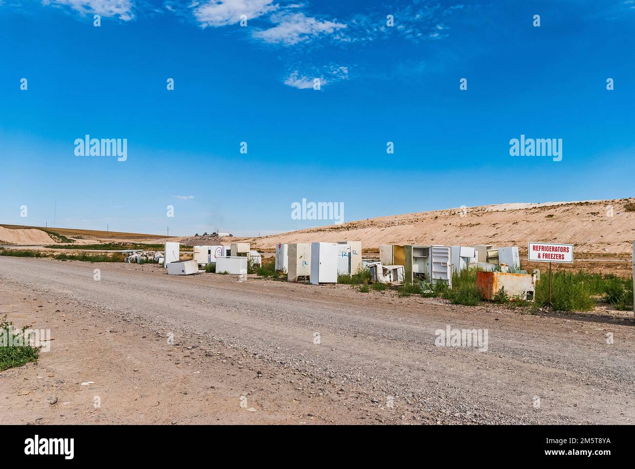 Dumped refrigerator hi-res stock photography and images - Alamy