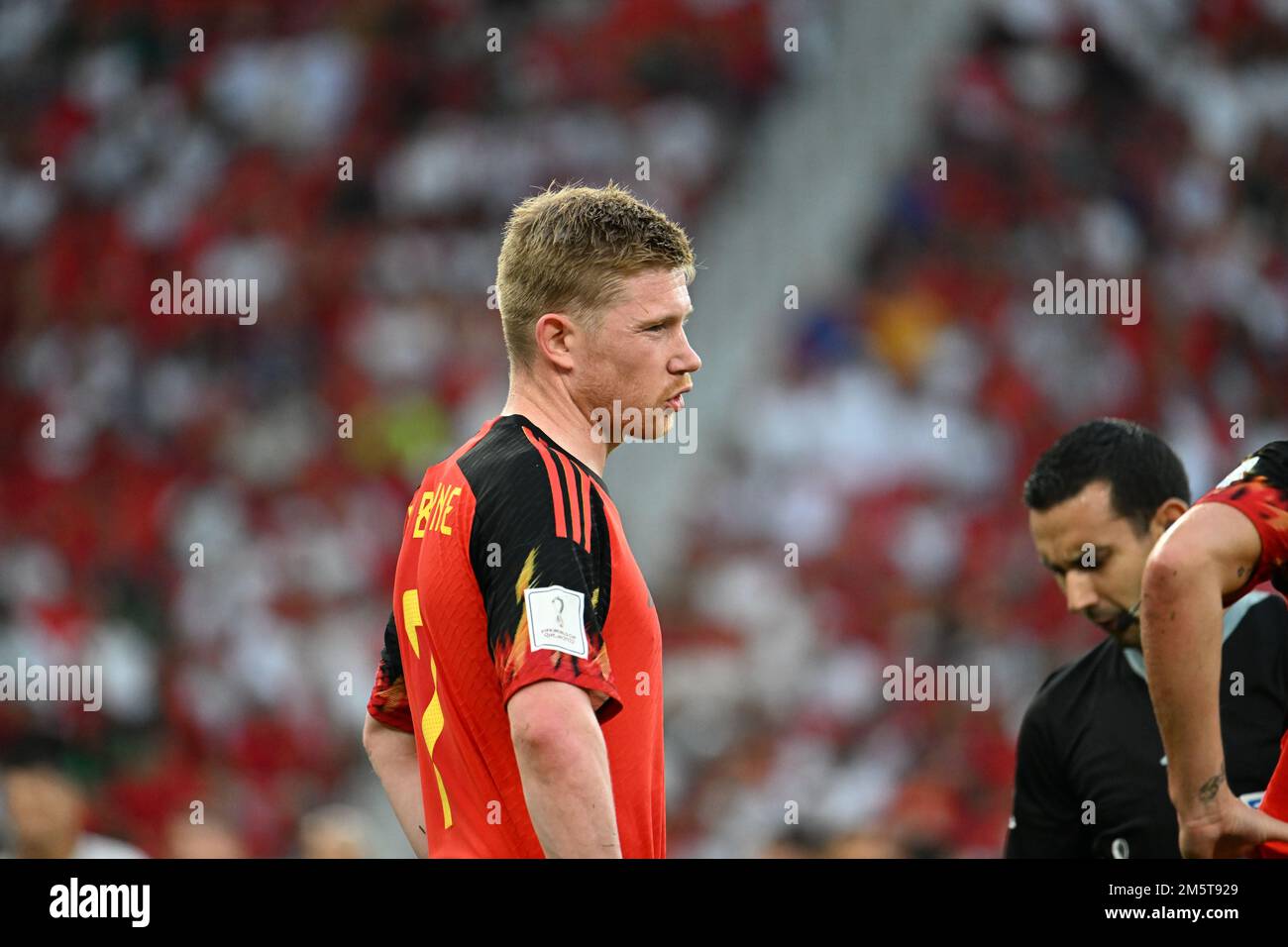 Kevin DE BRUYNE, Cesar RAMOS (referee), Thorgan HAZARD in action during ...