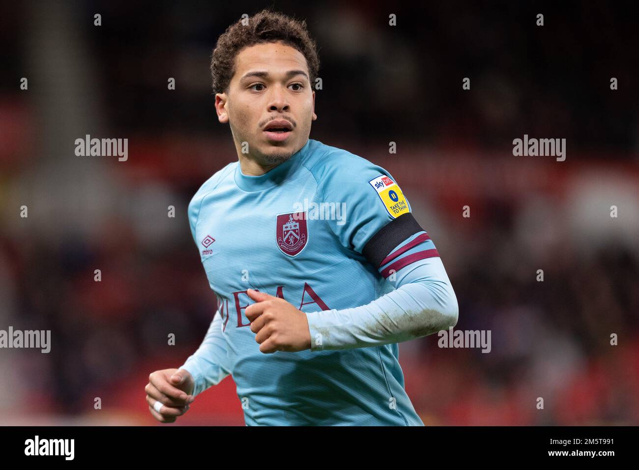 Manuel Benson #17 of Burnley during the Sky Bet Championship match ...