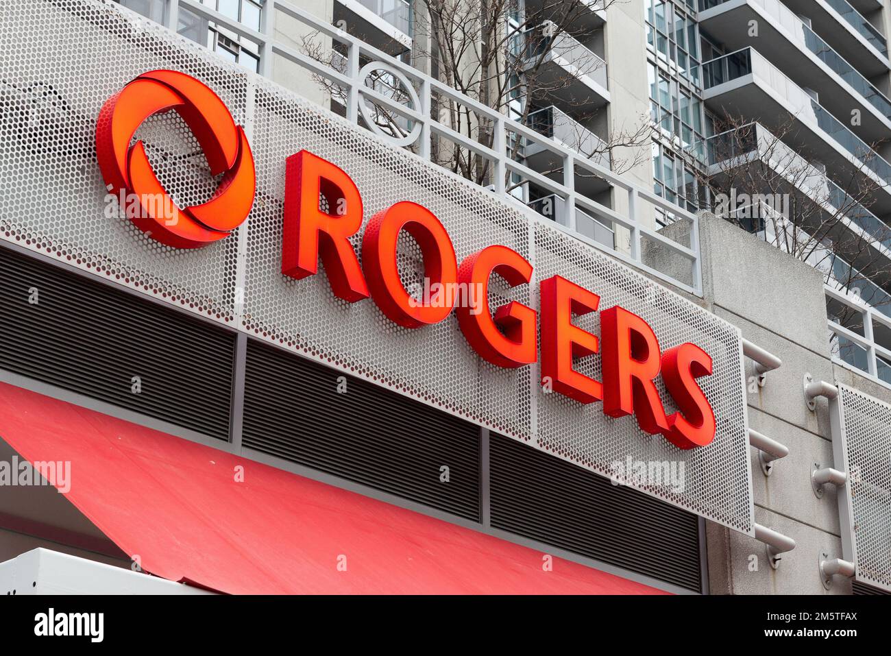 Rogers telecommunication company logo hi-res stock photography and ...