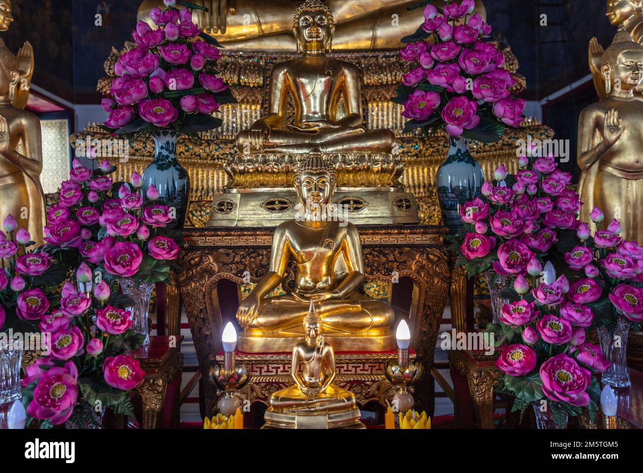 Seated Maravijaya Buddha statues in ubosot (ordination hall) of Wat ...