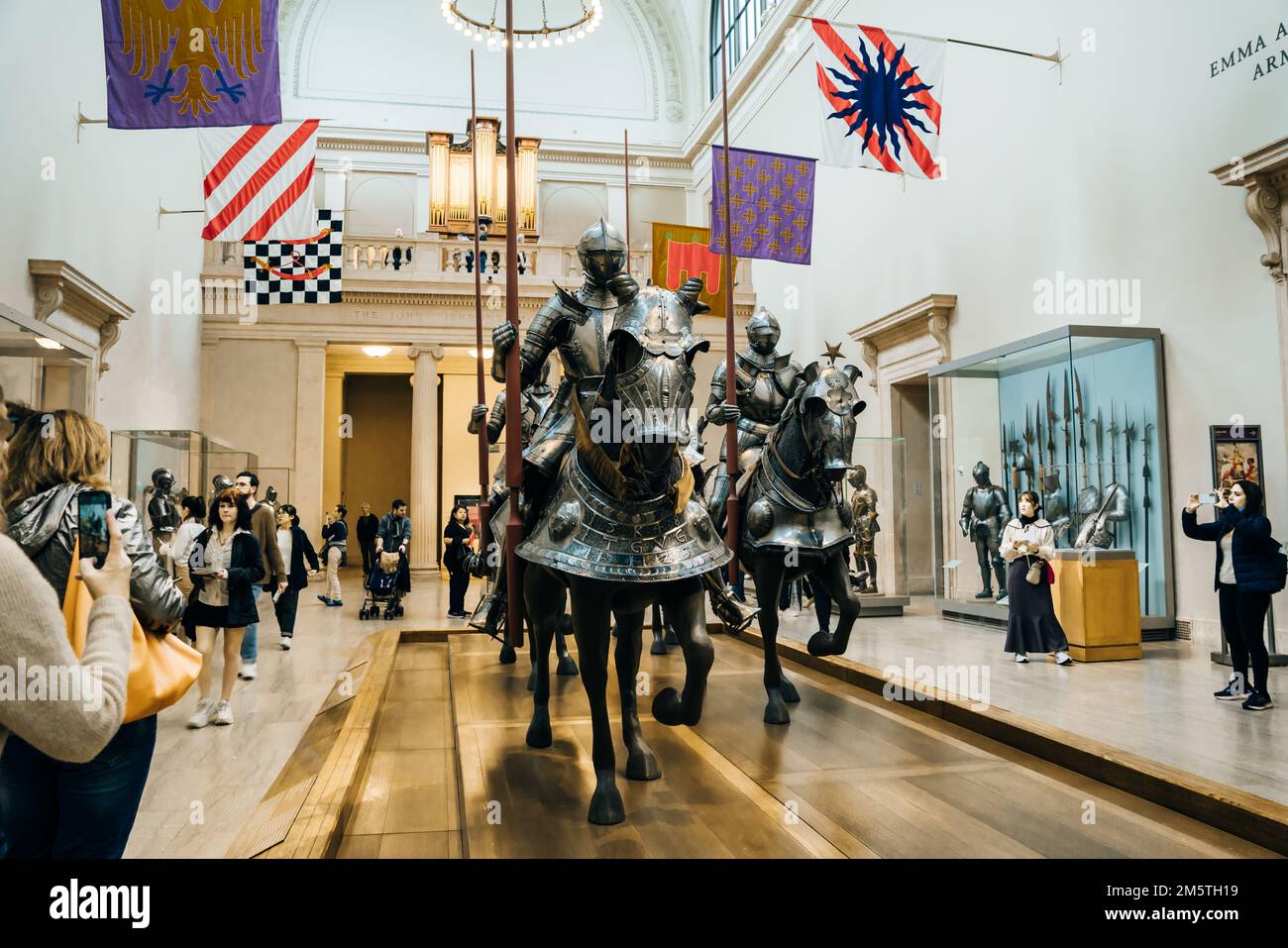 Medieval sculpture hall met hi-res stock photography and images - Alamy