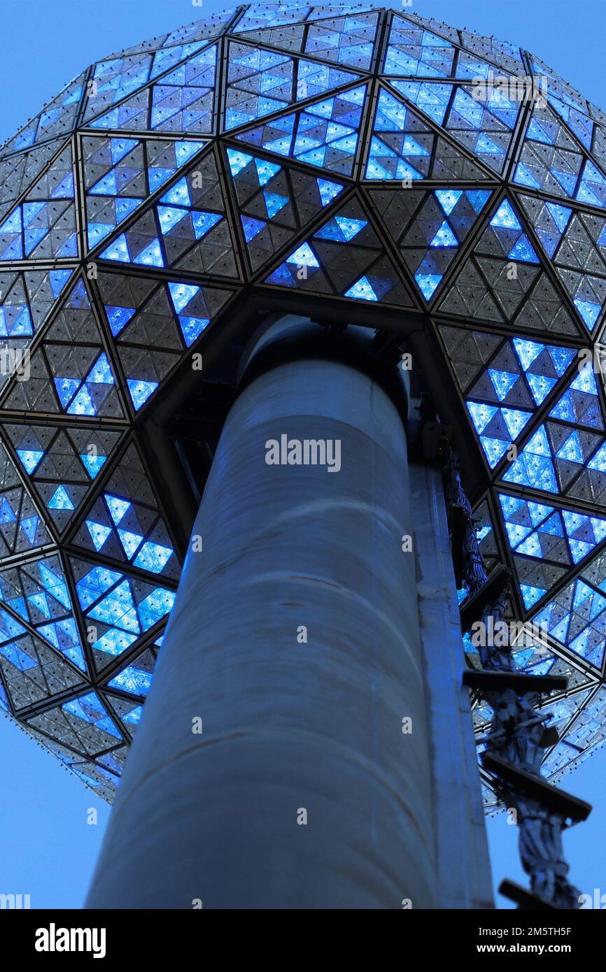 New York, NY, USA. 30th Dec, 2022. Photo Call for New Year's Eve Ball ...