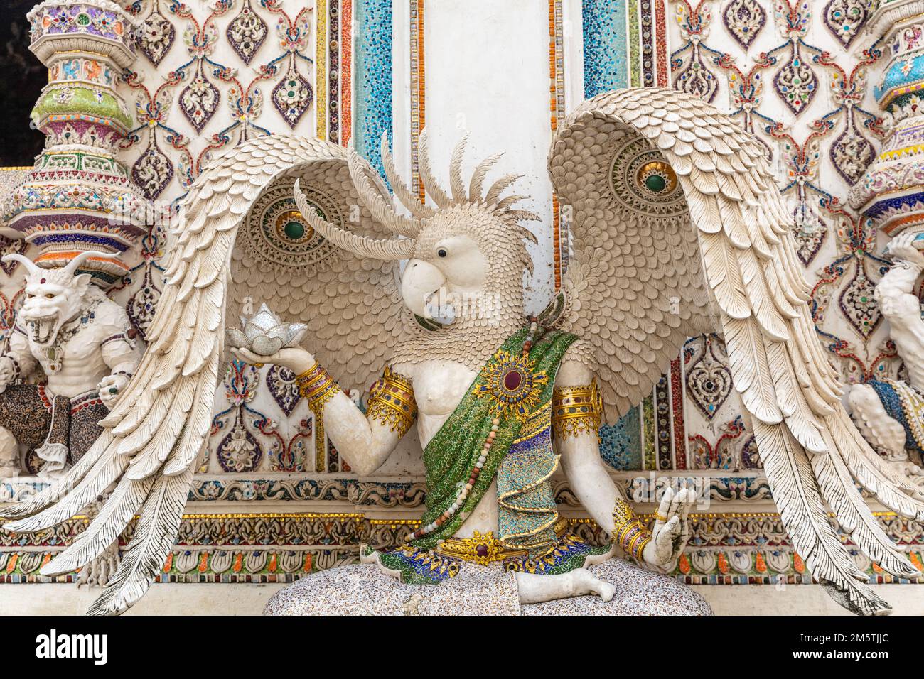 Statues of Wat Pariwat Ratchasongkram - Buddhist temple in Bangkok ...