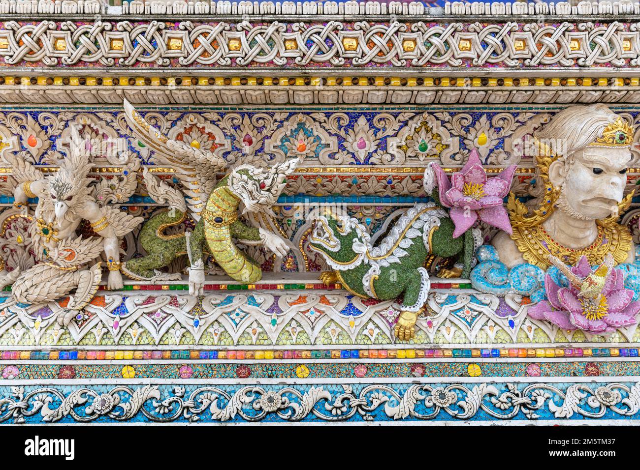 Statues of Wat Pariwat Ratchasongkram - Buddhist temple in Bangkok ...