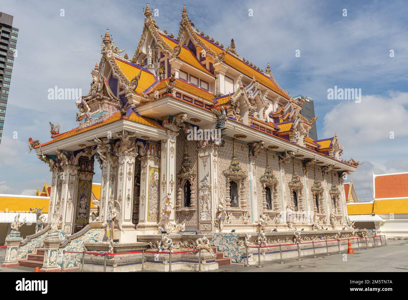 Pariwat temple hi-res stock photography and images - Alamy