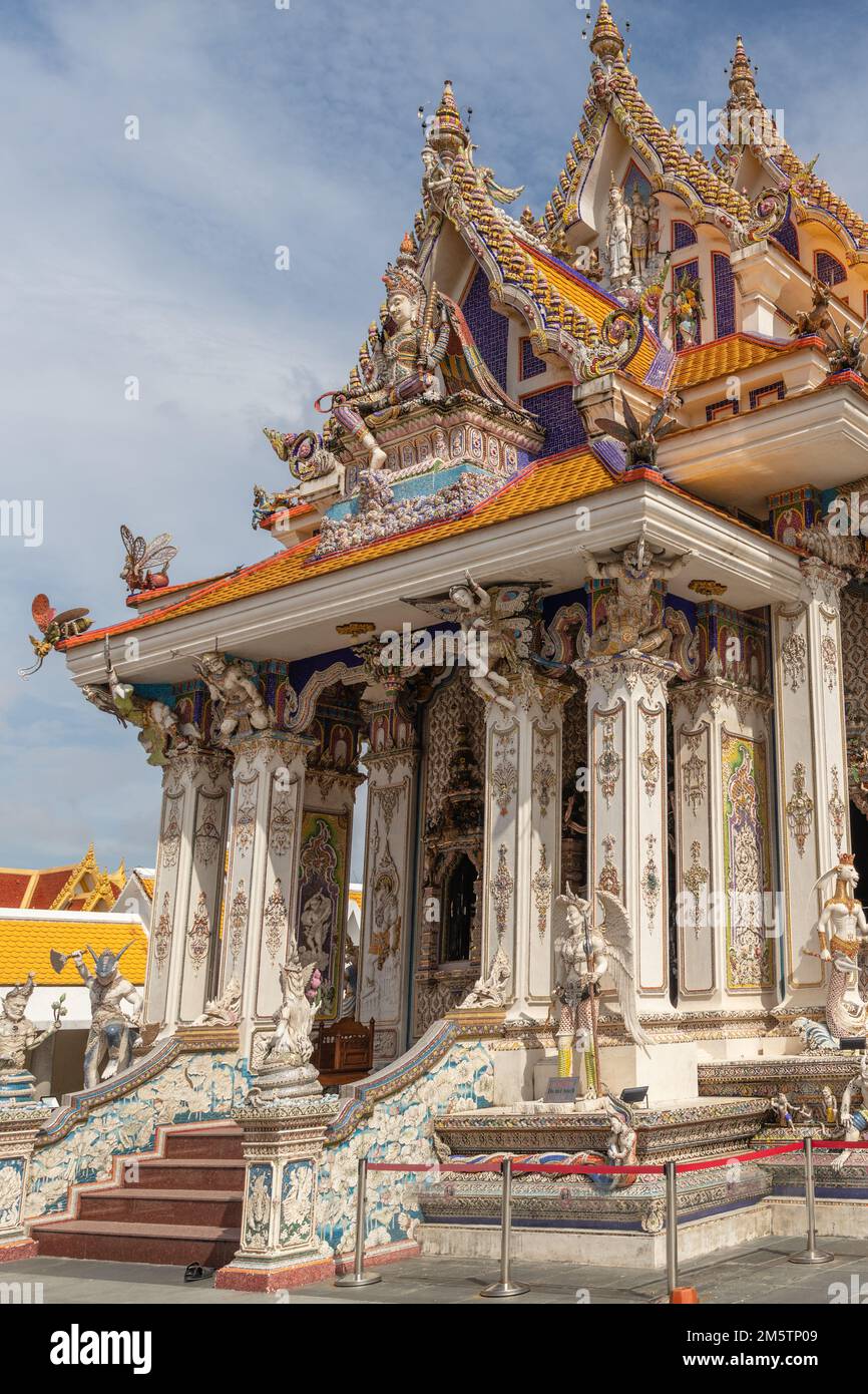 Wat Pariwat Ratchasongkram - Buddhist temple in Bangkok, Thailand Stock ...