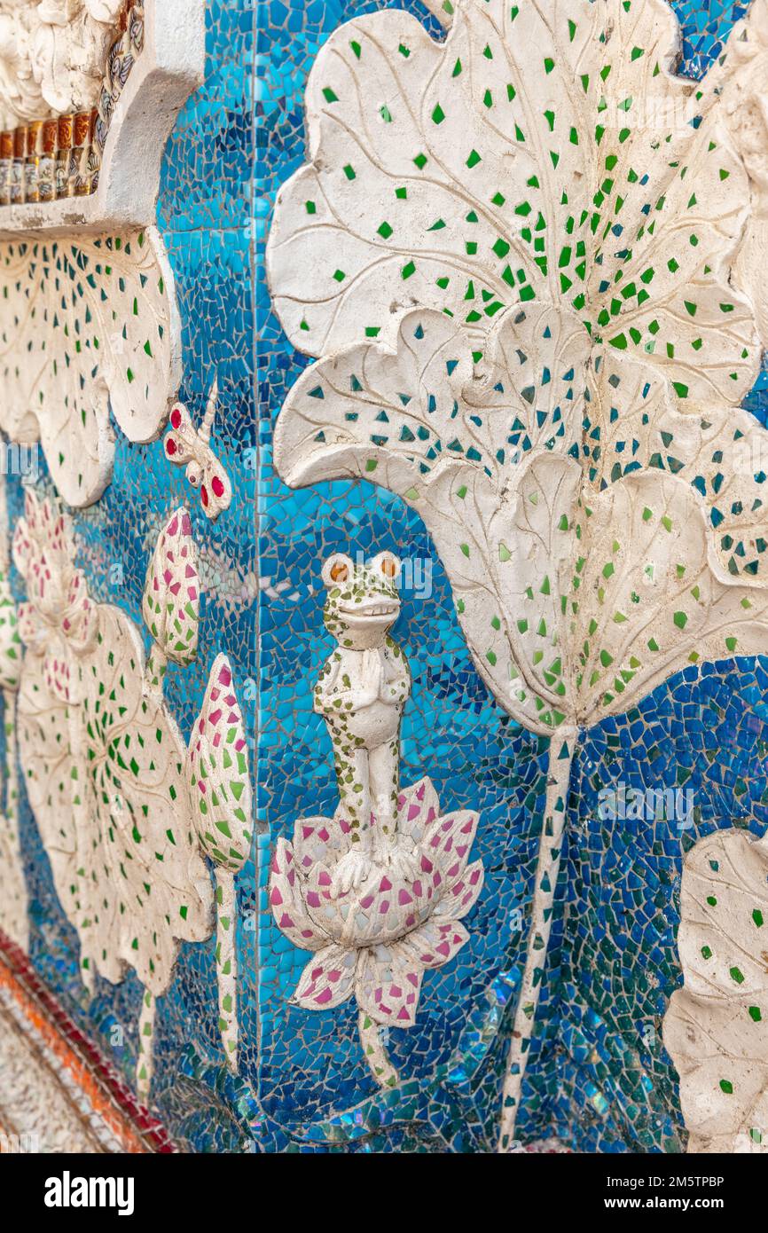 Details of Wat Pariwat Ratchasongkram - Buddhist temple in Bangkok ...