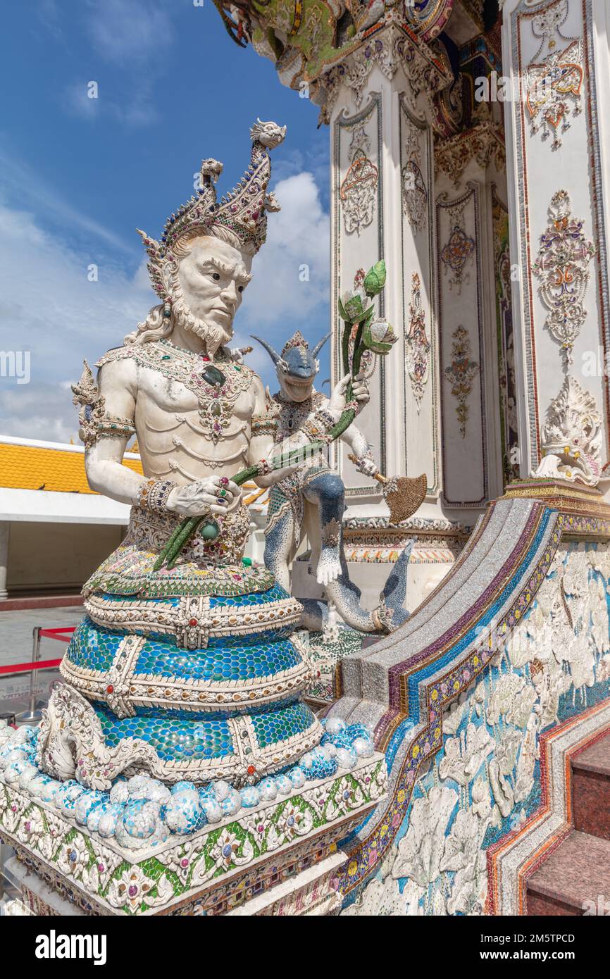 Statues at Wat Pariwat Ratchasongkram - Buddhist temple in Bangkok ...