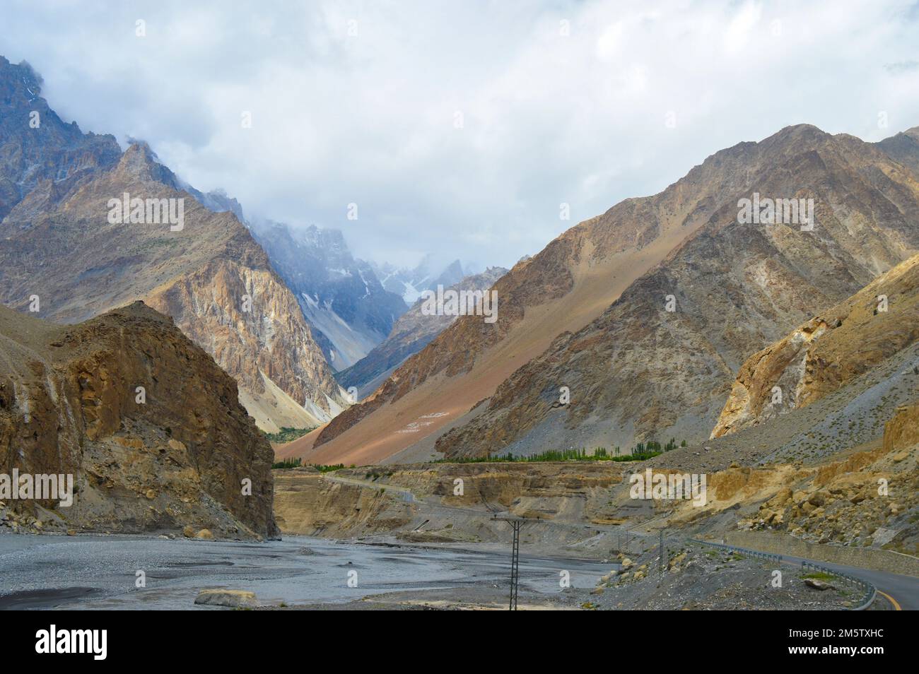 Harsh terrain hi-res stock photography and images - Alamy