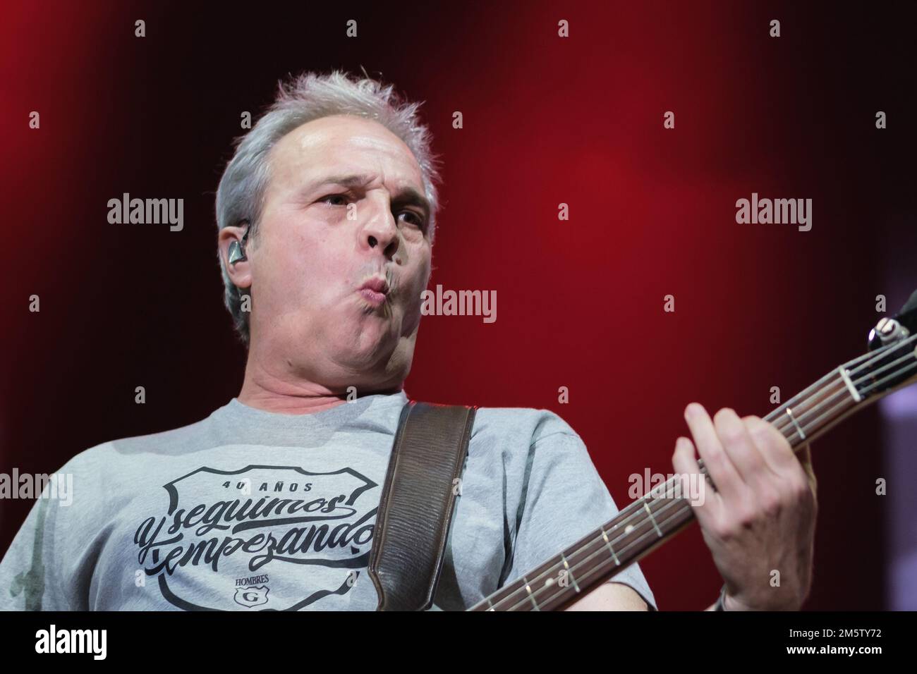 Hombres g hi-res stock photography and images - Alamy