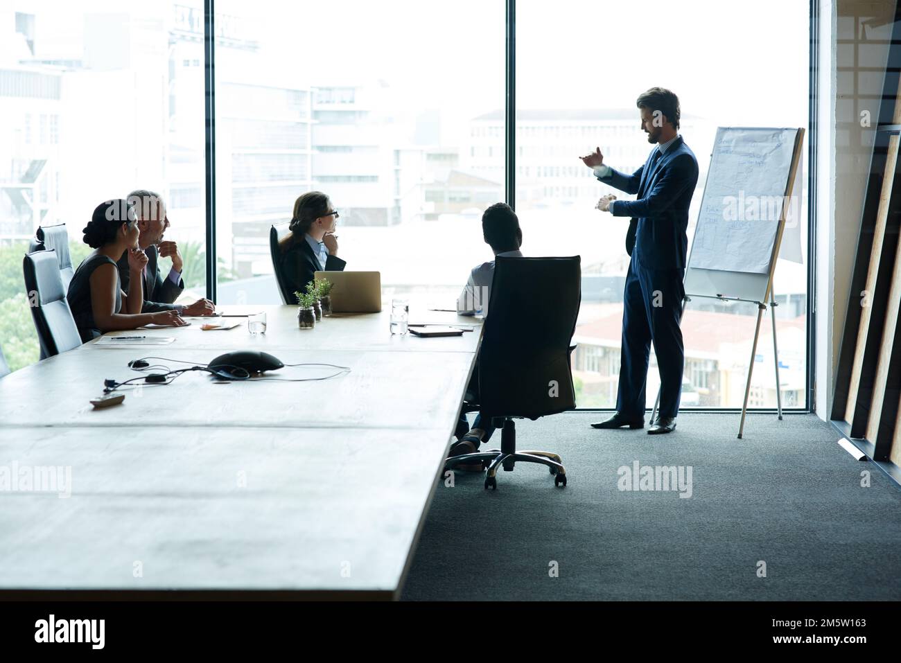 Female executives boardroom hi-res stock photography and images - Alamy
