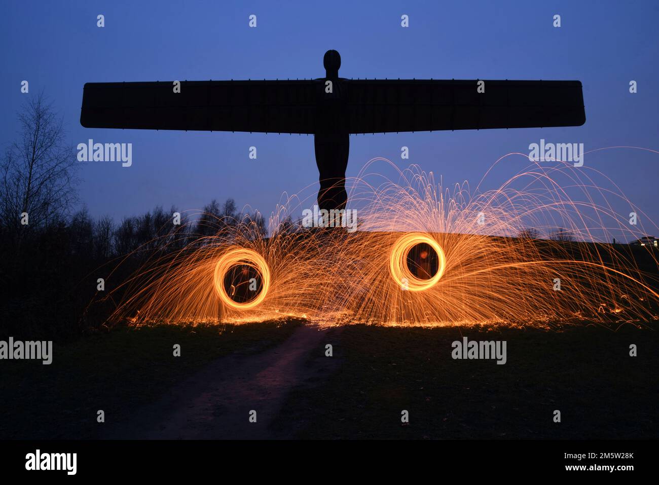 Anthony gormleys angel of the north hi-res stock photography and images ...