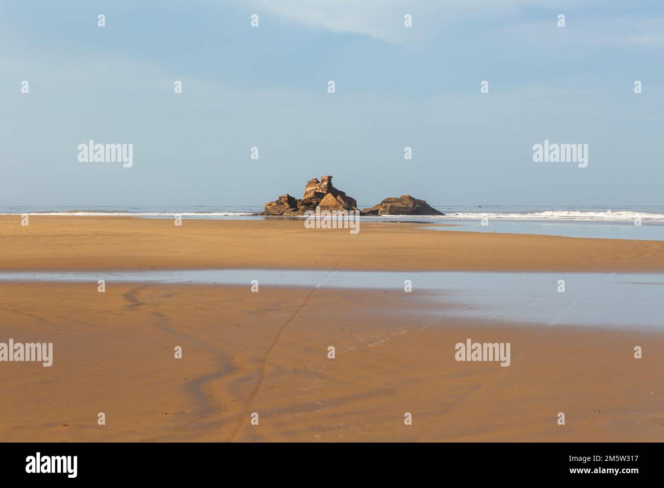 Crumbling fortress hi-res stock photography and images - Alamy