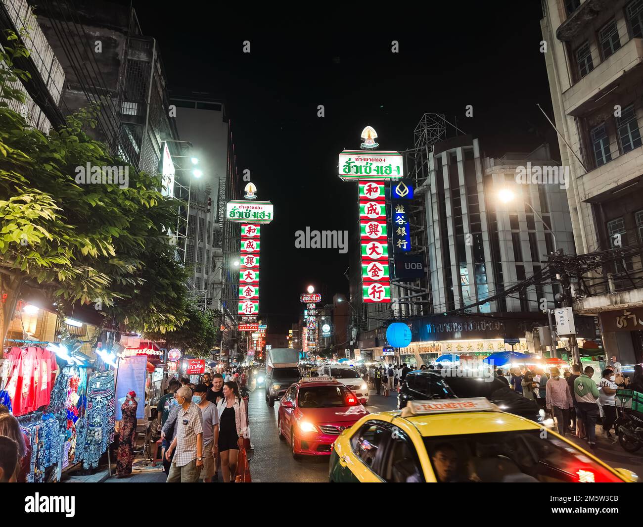 Bangkok asia asian chinatown yaowarat culture hi-res stock photography and images - Alamy