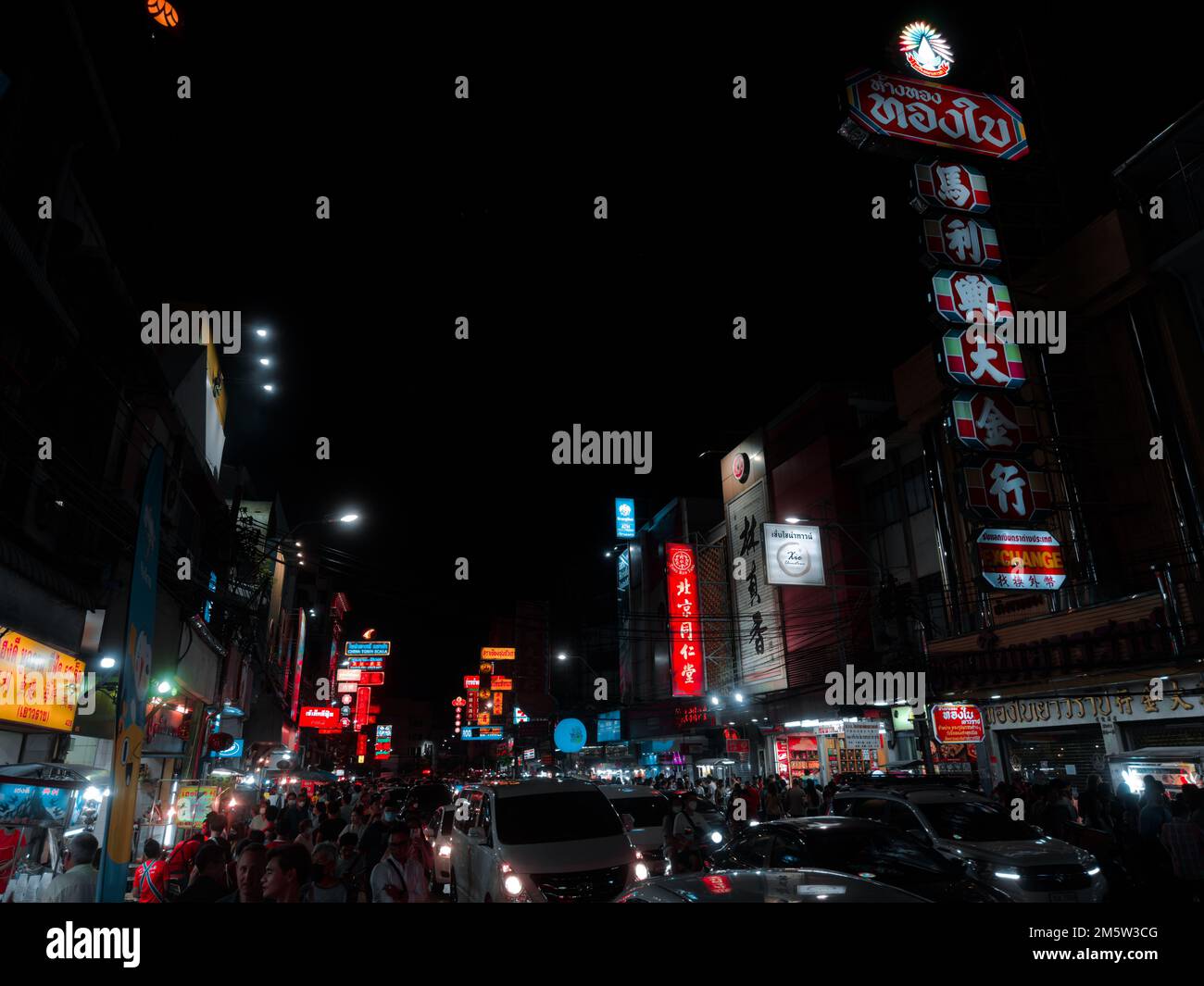 Bangkok asia asian chinatown yaowarat culture hi-res stock photography and images - Alamy