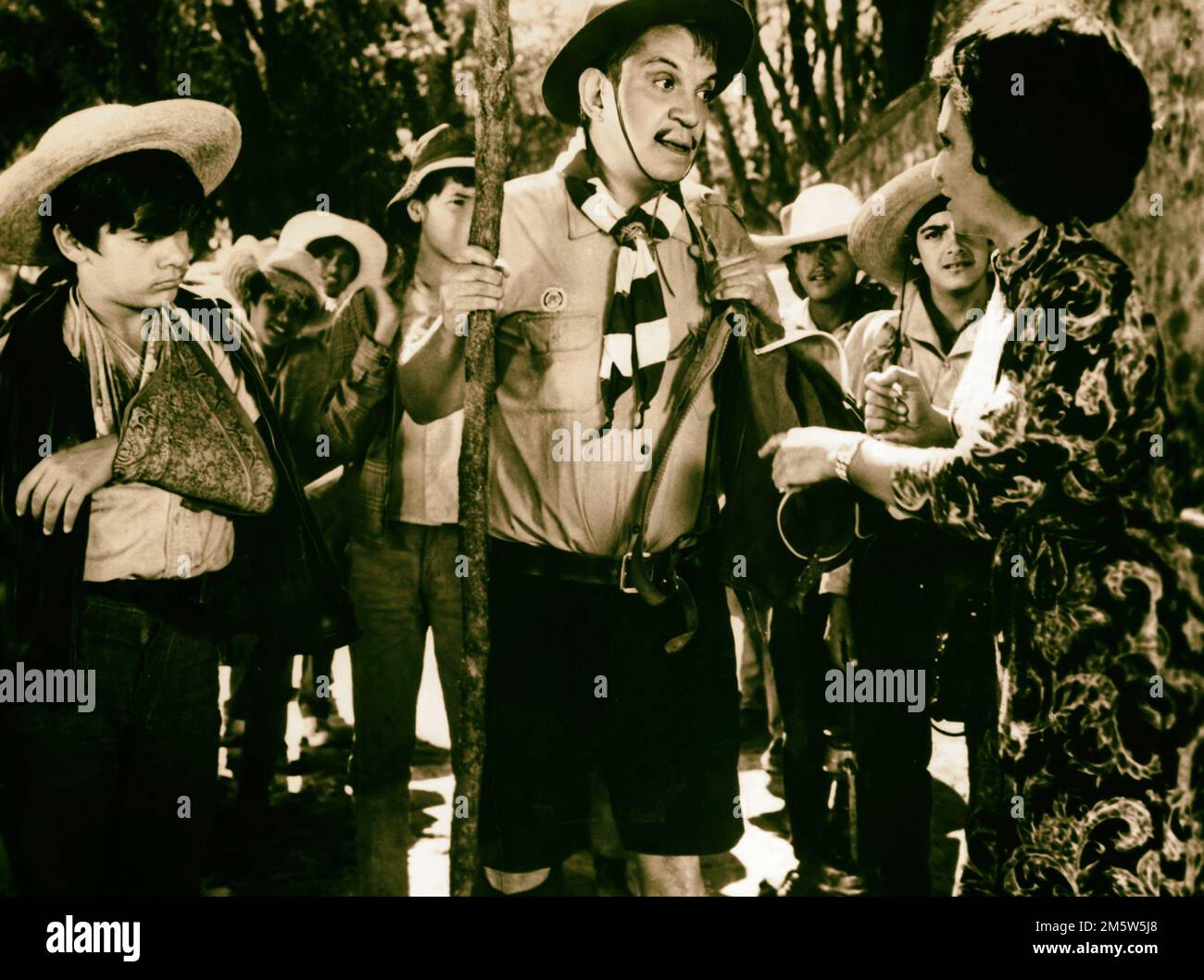 Mario moreno cantinflas hi-res stock photography and images - Alamy