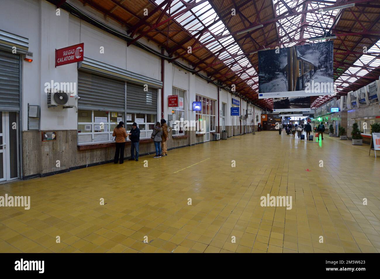 The concourse at Gare Du Nord, the main railway train station in ...