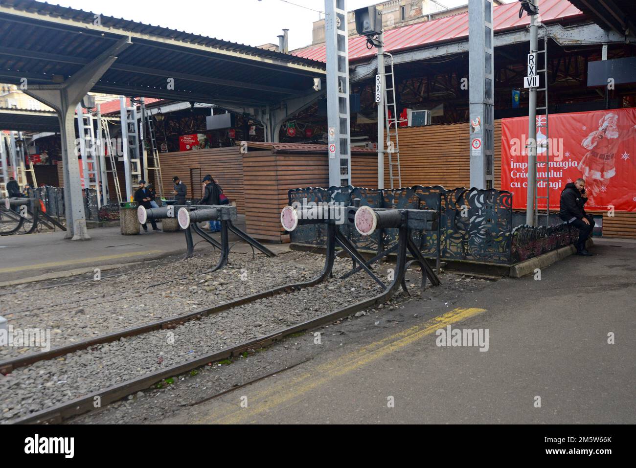 Antiquated and worn buffer stops at Gare Du Nord, the main railway ...