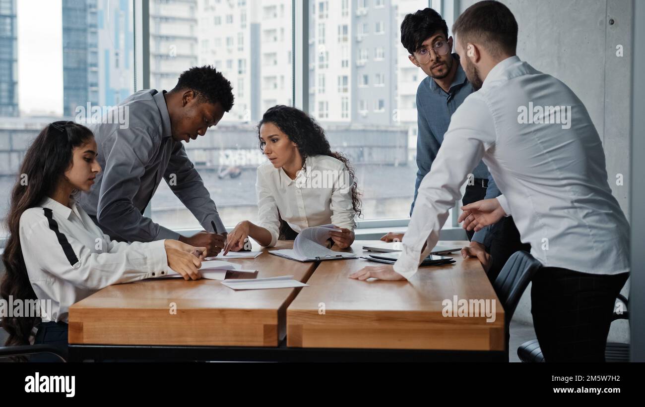 Employees brainstorming hi-res stock photography and images - Alamy