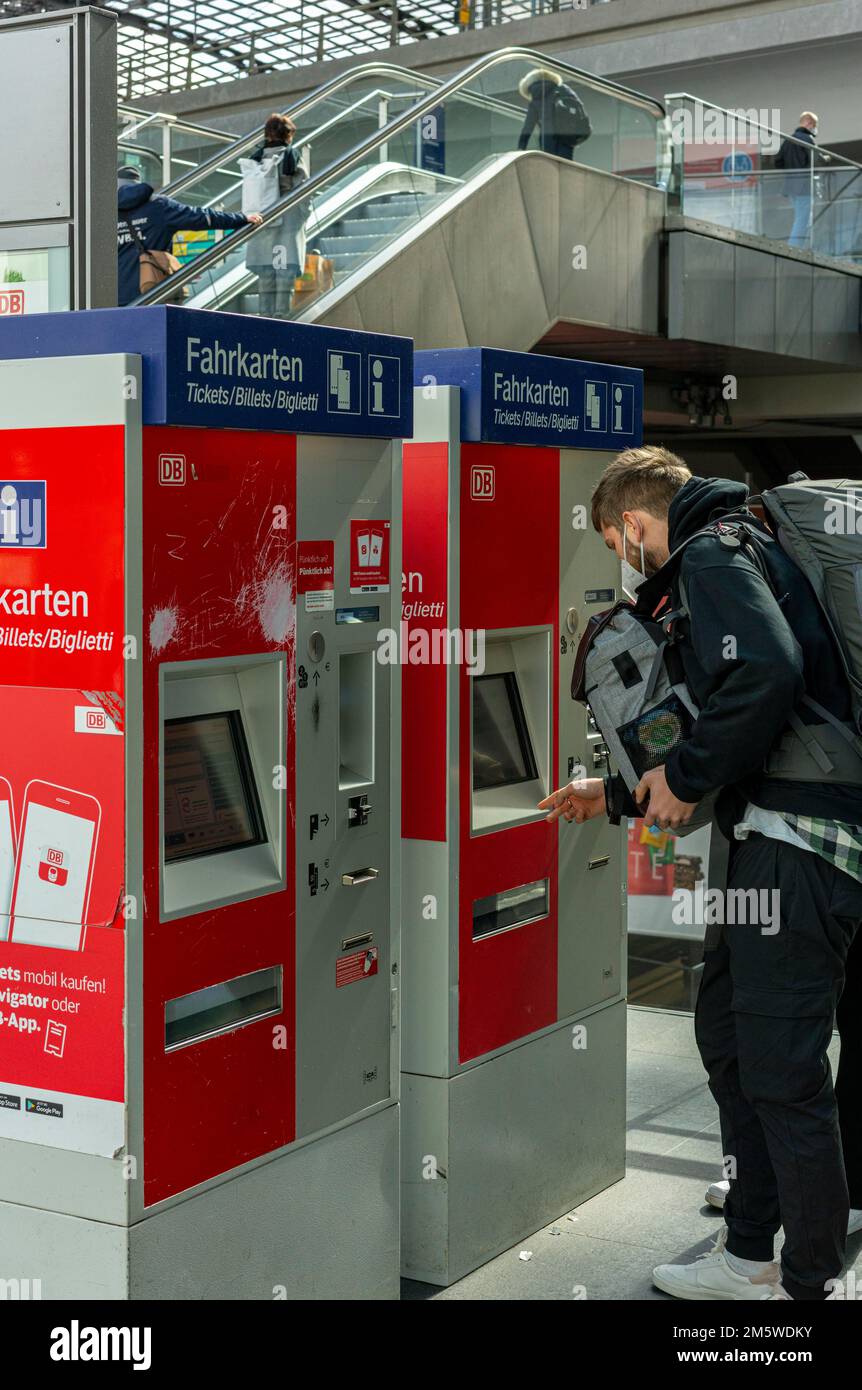 Ticket vending machine, Berlin Central Station, Berlin, Germany Stock ...