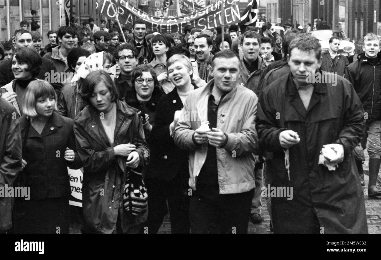 For disarmament and against nuclear weapons in Germany. 1967 in the ...