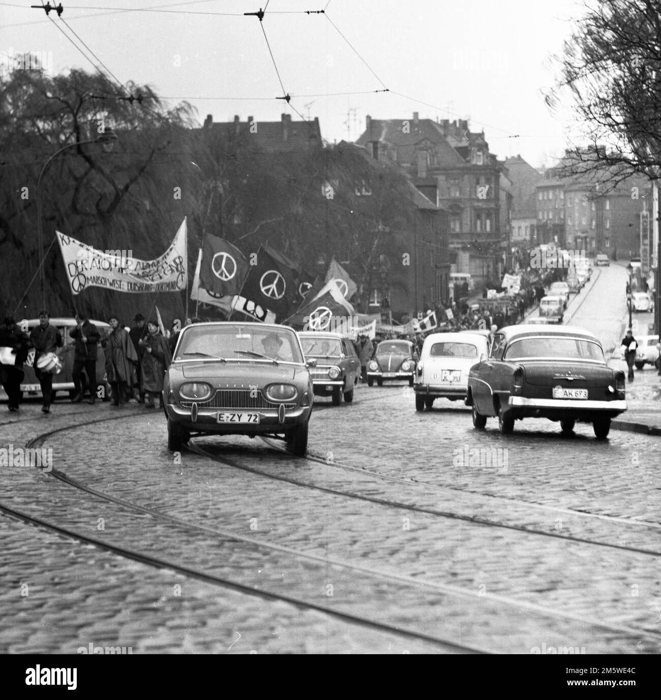The Easter march of the opponents of nuclear weapons, here in the Ruhr ...