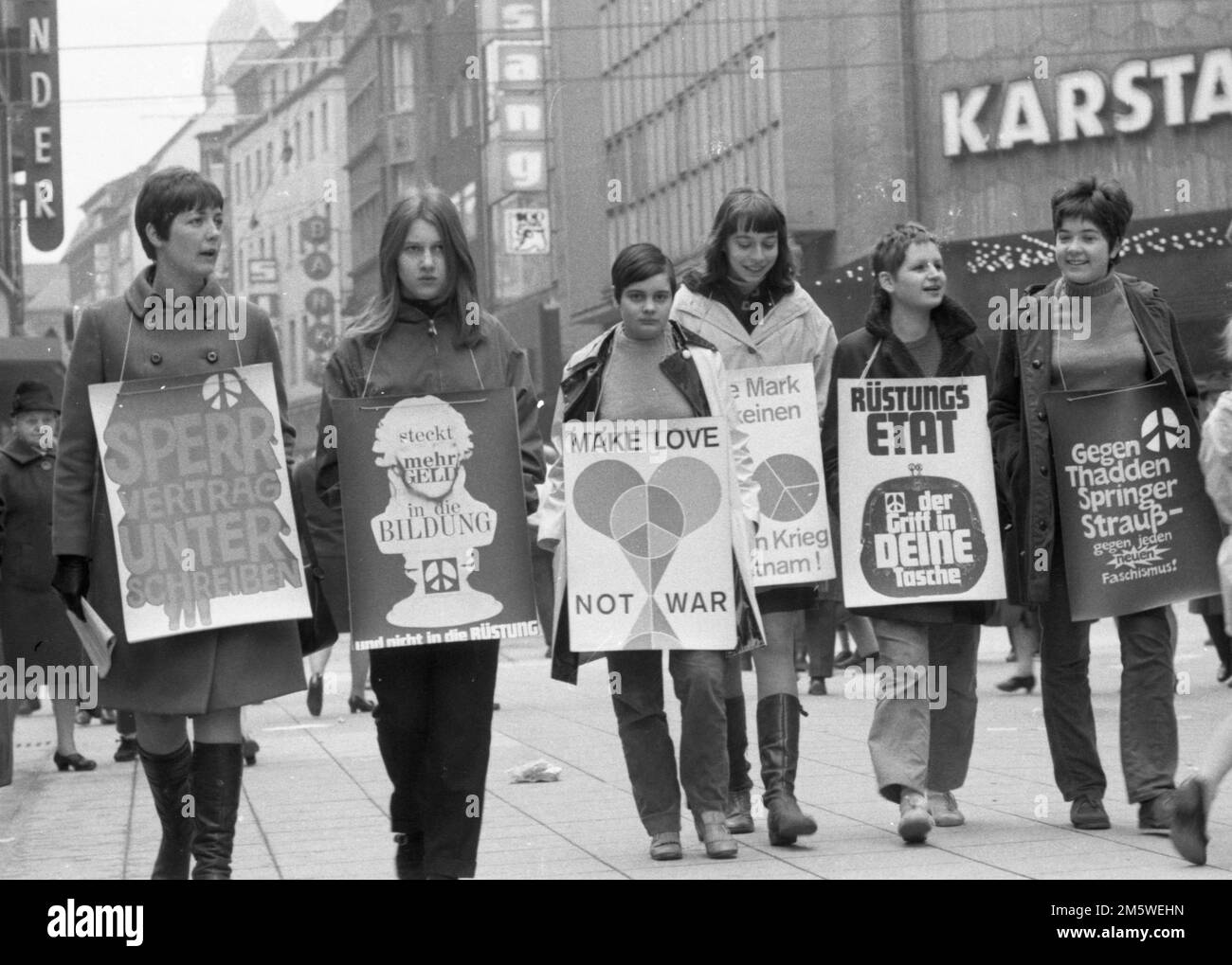 The Easter March 1969, here in Essen on 5. 4. 1969, with the central ...