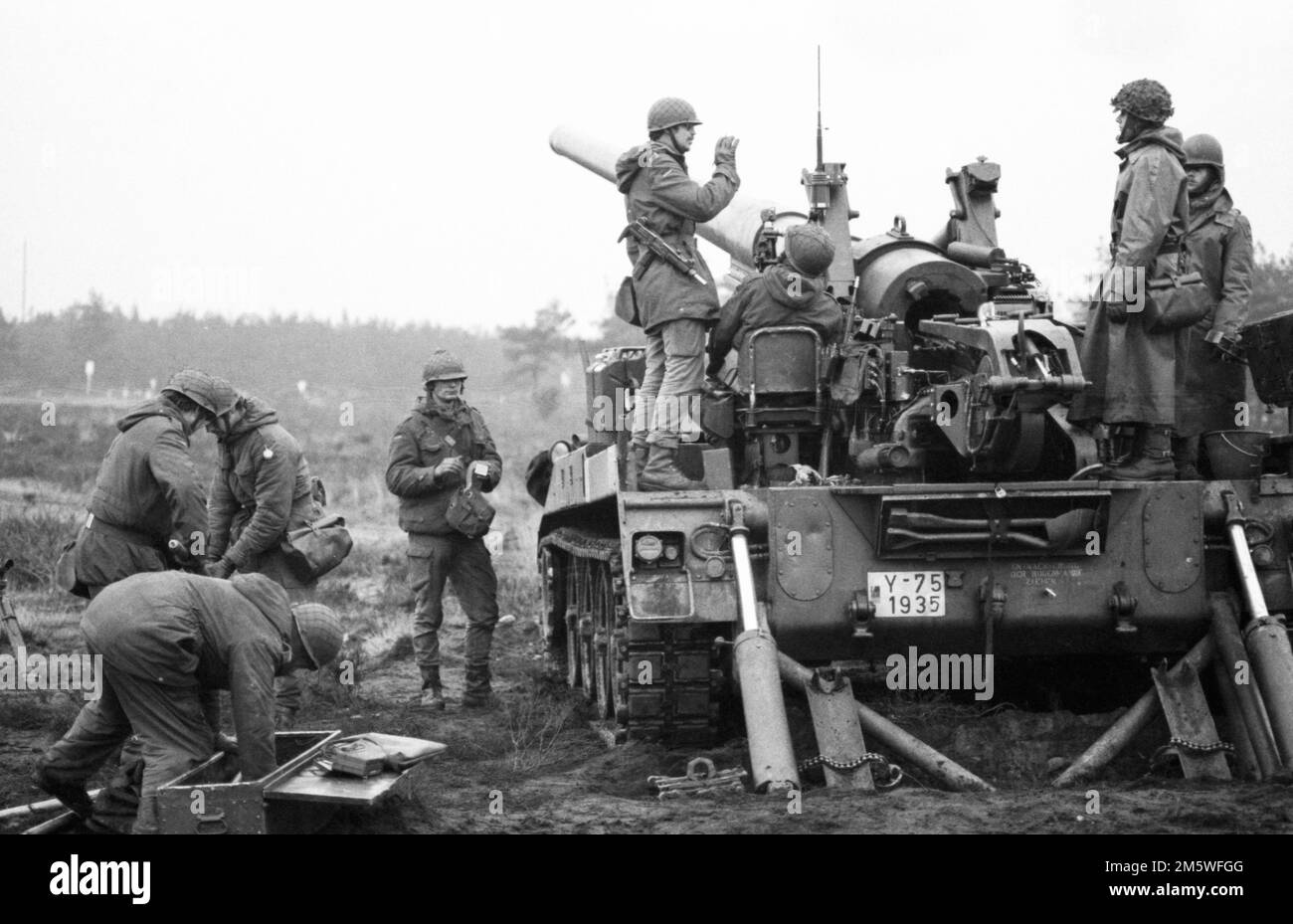 Bundeswehr practice shooting on 27. 11. 1975 in Soltau-Weizendorf ...