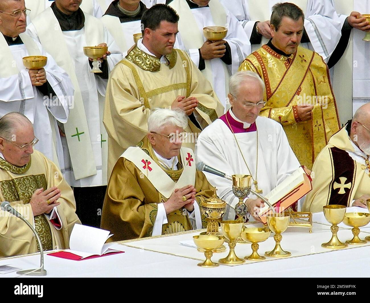Holy Mass by Pope Benedict XVI Joseph Ratzinger, Inauguration Ceremony ...