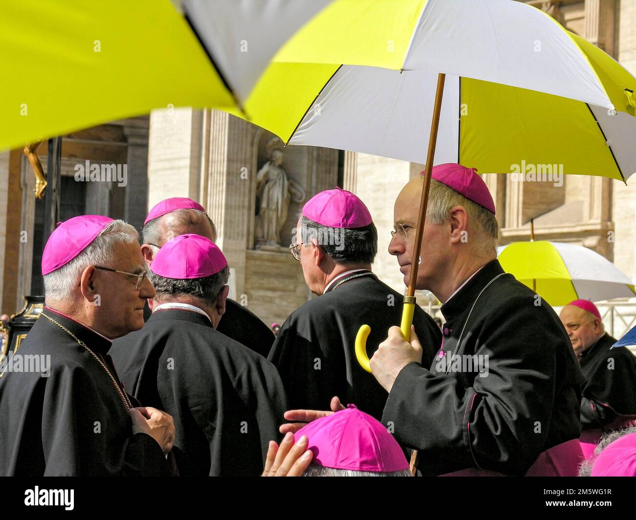 Bishops in conversation, first papal audience, Pope Benedict XVI ...
