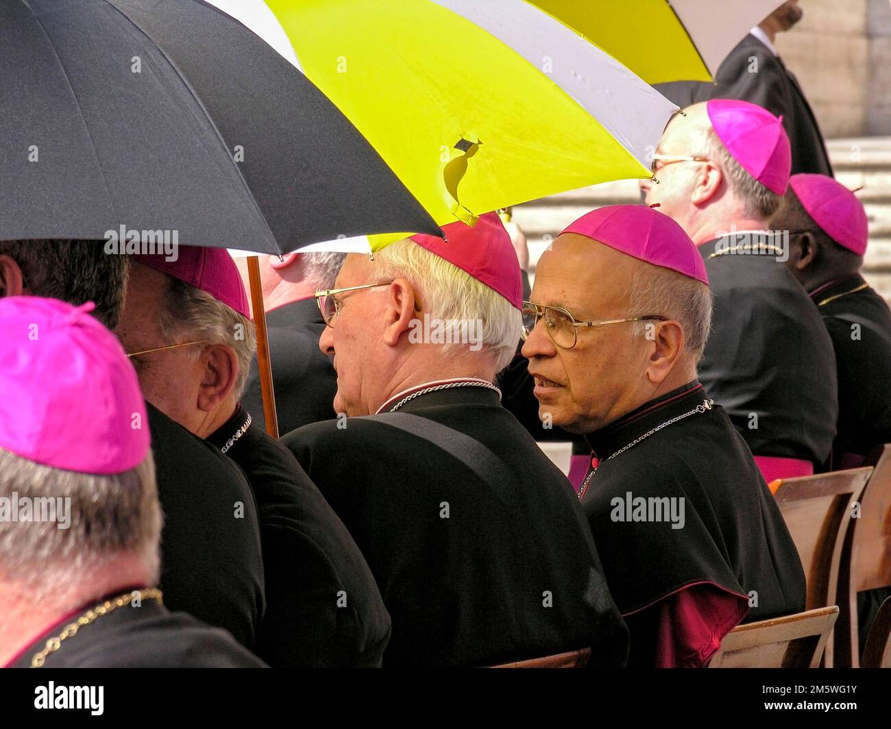 Bishops in conversation, first papal audience, Pope Benedict XVI ...