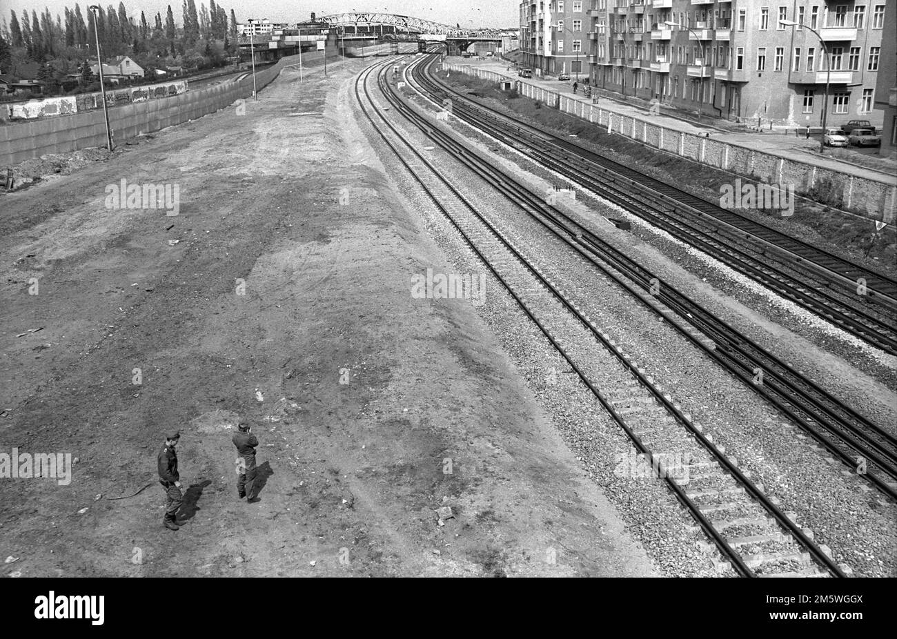GDR, Berlin, 28. 04. 1990, border guards on the railway area between ...