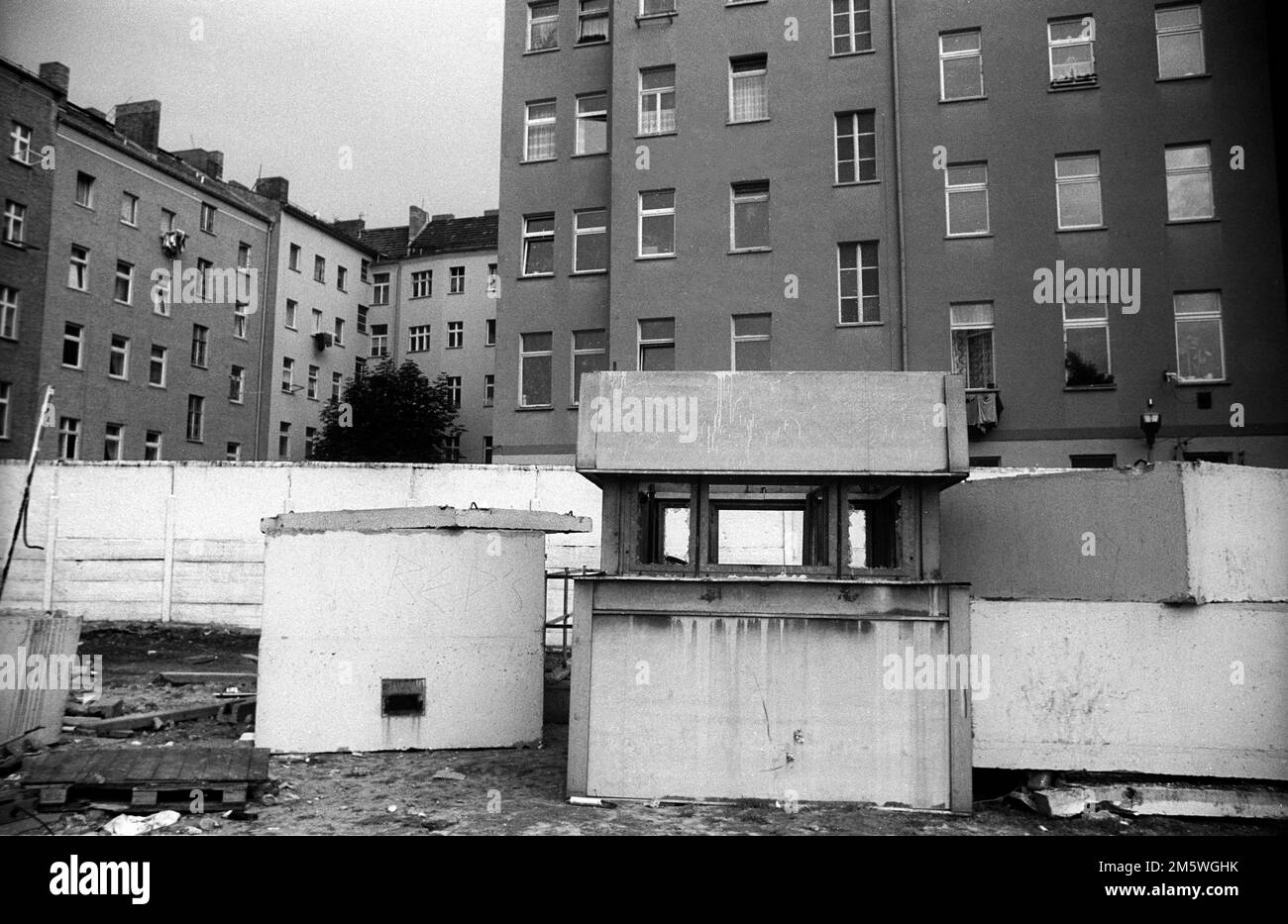 Concrete watchtower hi-res stock photography and images - Alamy