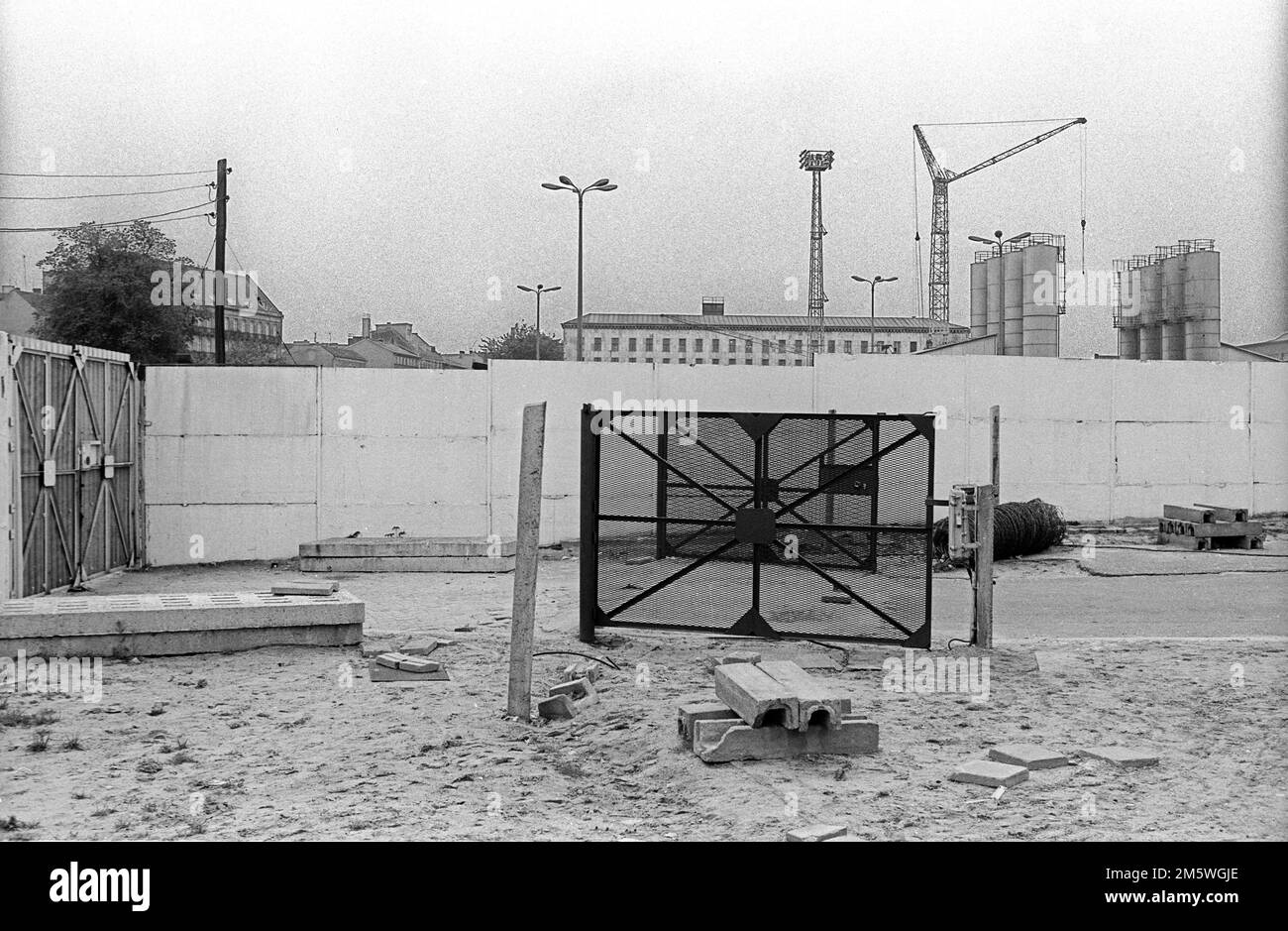 Border gate hi-res stock photography and images - Alamy
