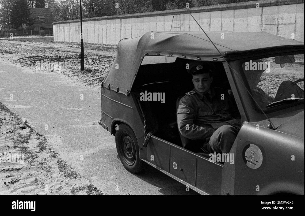 GDR, Berlin, 22, 04. 1990, border strip between the walls near Frohnau ...
