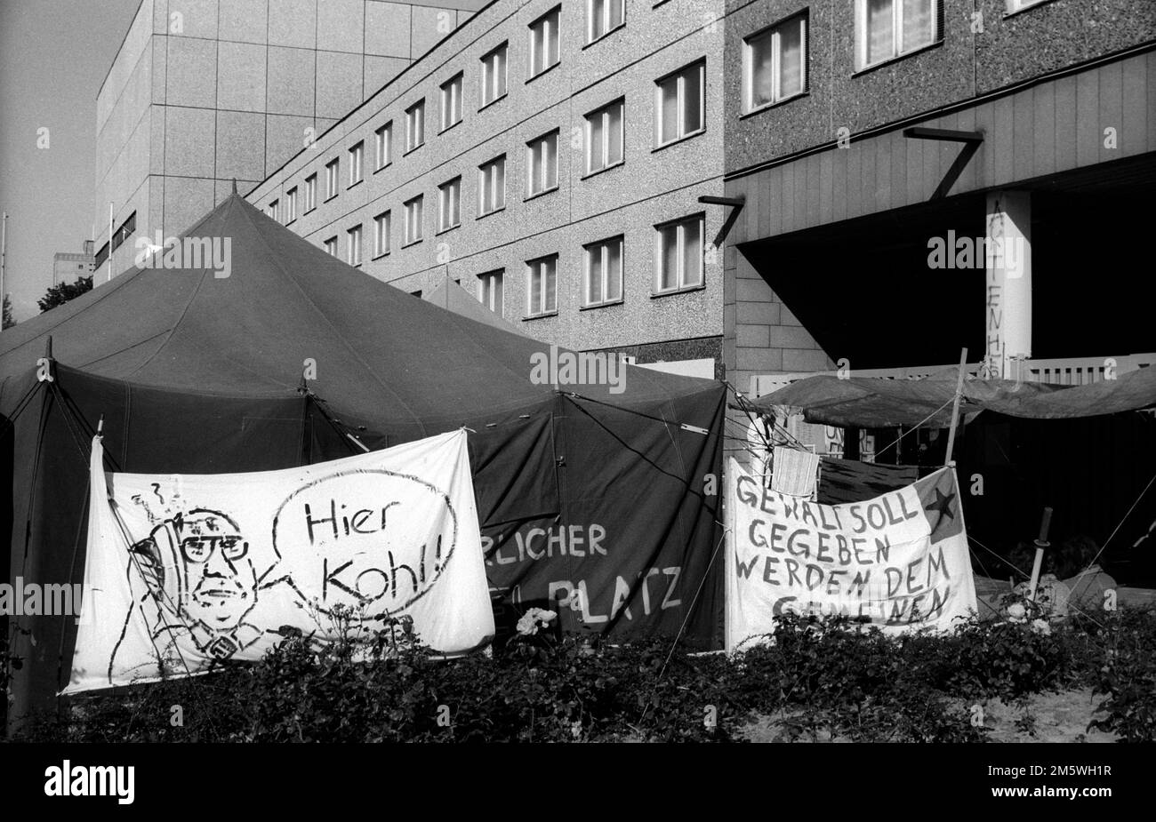 Germany, Berlin, 16 September 1990, occupation of the Stasi ...