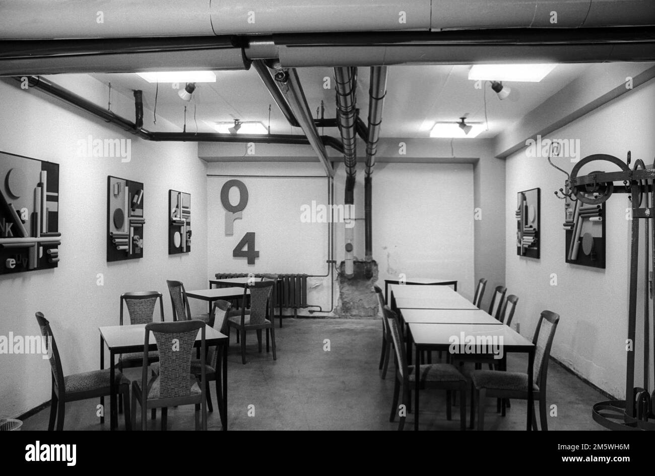 GDR, Berlin, 07. 02. 1990, classroom of a school in Karlshorst, with ...
