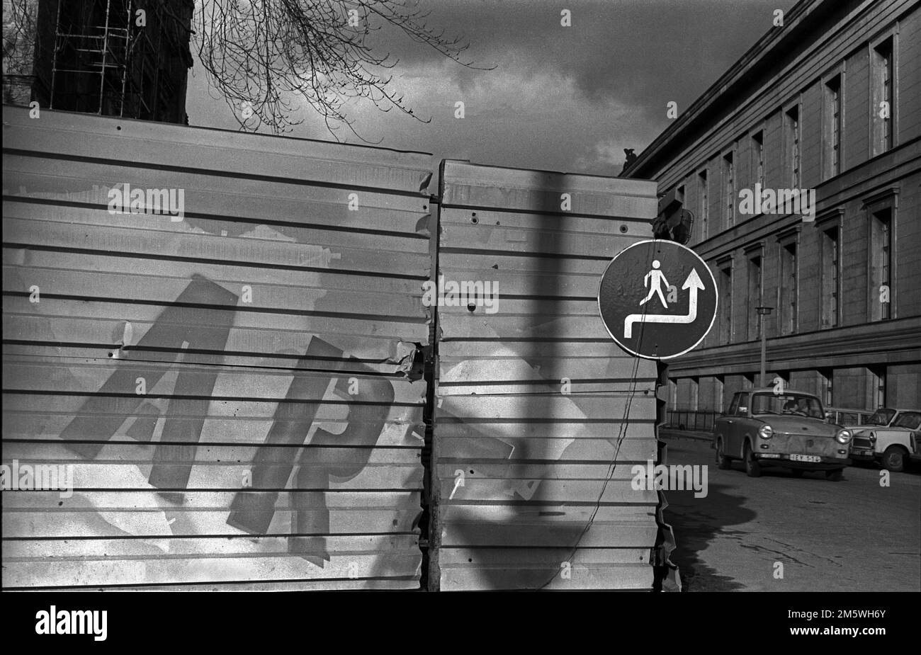 GDR, Berlin, 25. 03. 1989, artistically designed building fence, with ...
