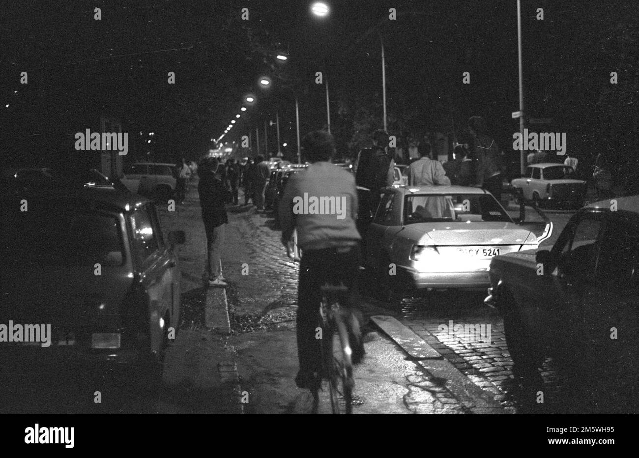 Bornholmer strasse border crossing hi-res stock photography and images ...