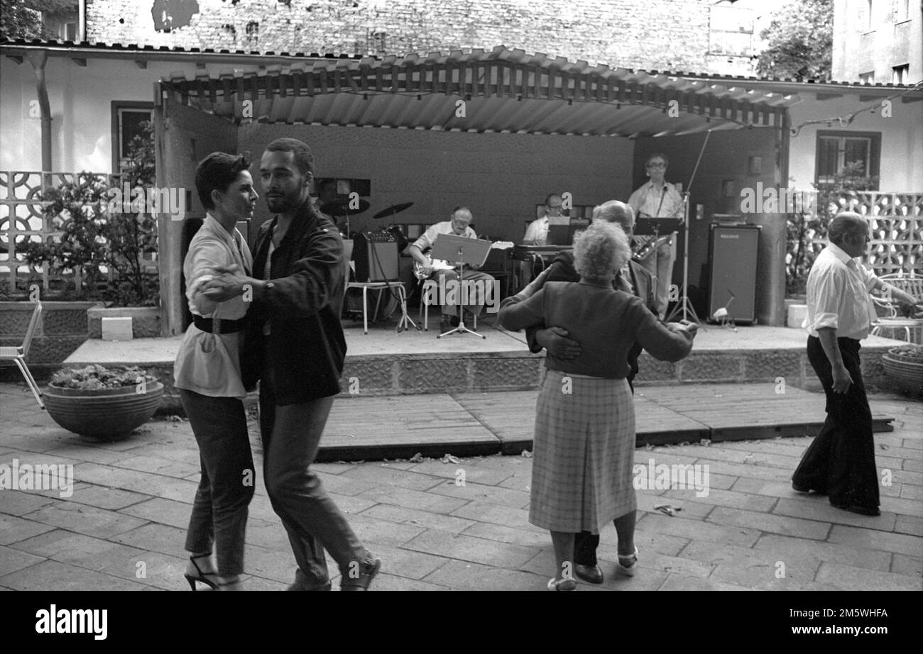 Prater garden berlin Black and White Stock Photos & Images - Alamy