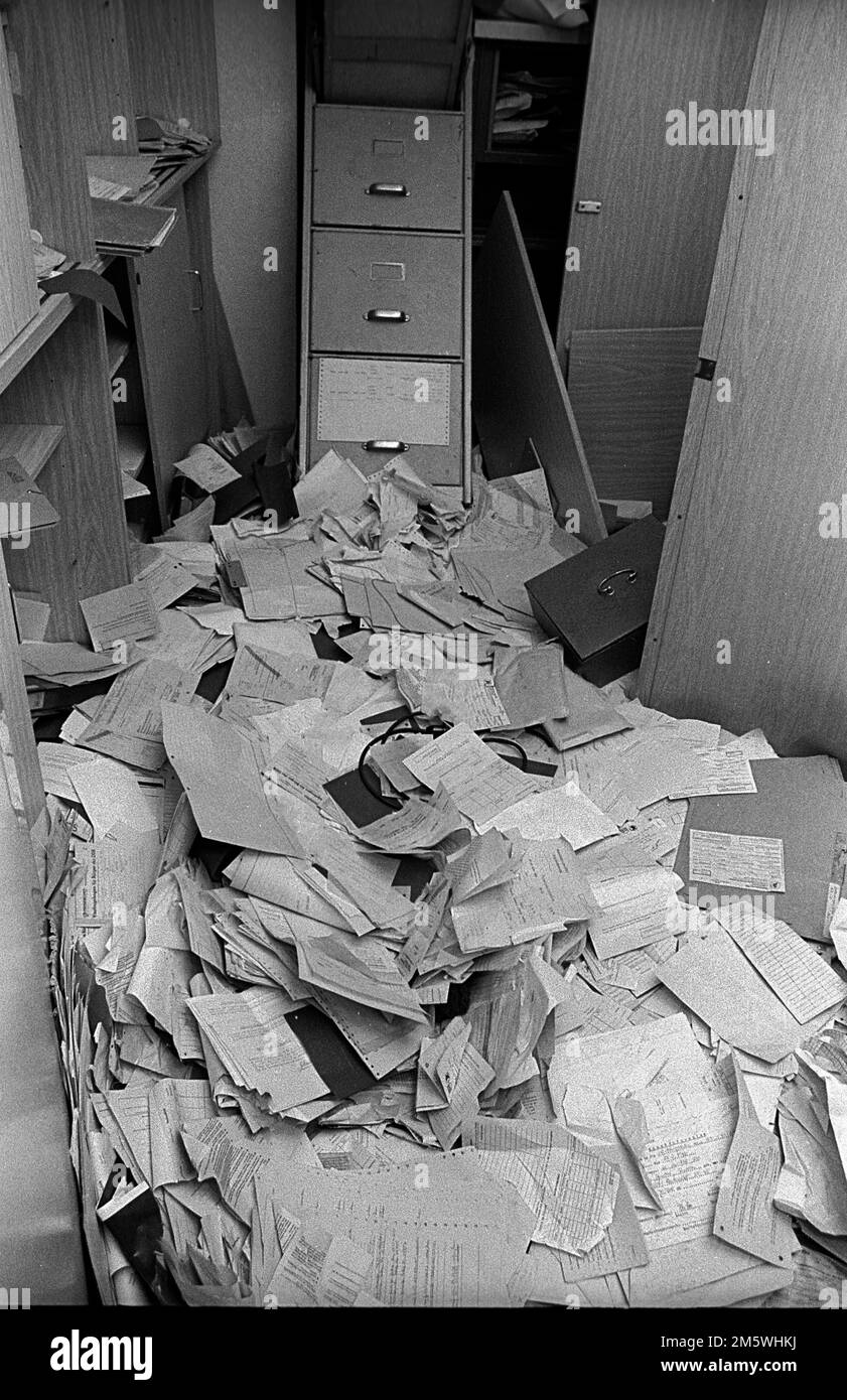 Office building headquarter Black and White Stock Photos & Images - Alamy