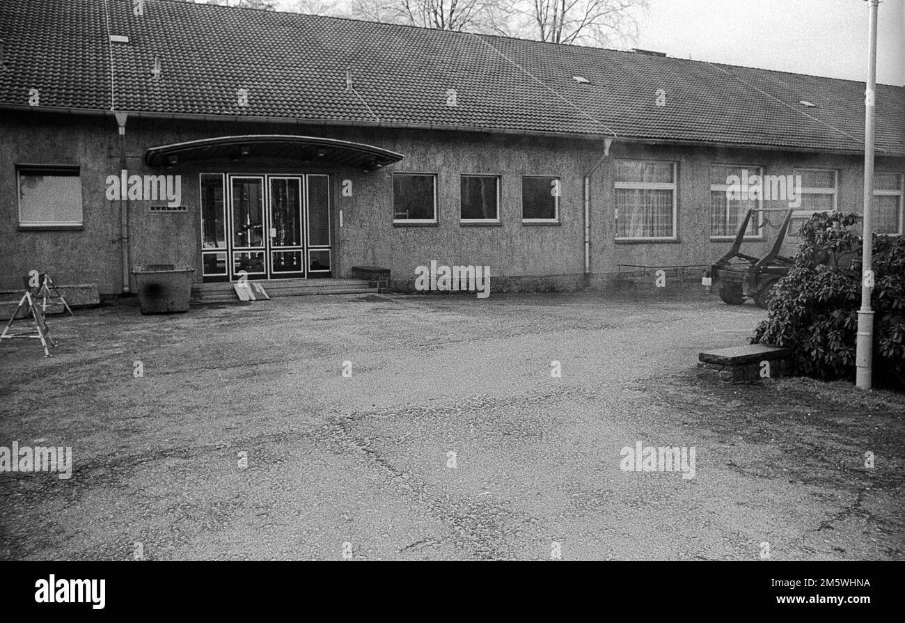 GDR, Bernau, 29. 01. 1990, Waldsiedlung, former government housing ...