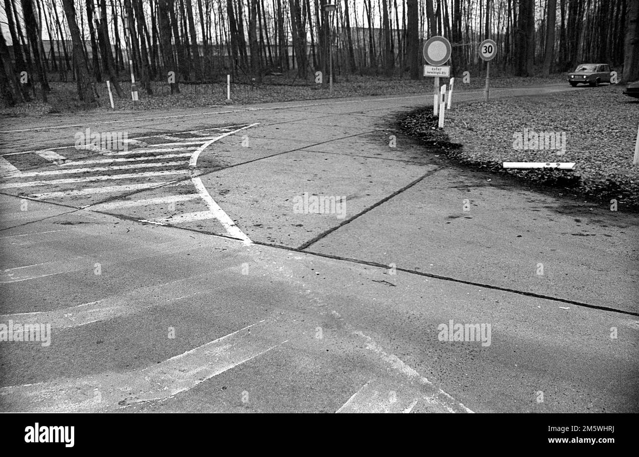 GDR, Bernau, 29. 01. 1990, Waldsiedlung, former government housing ...