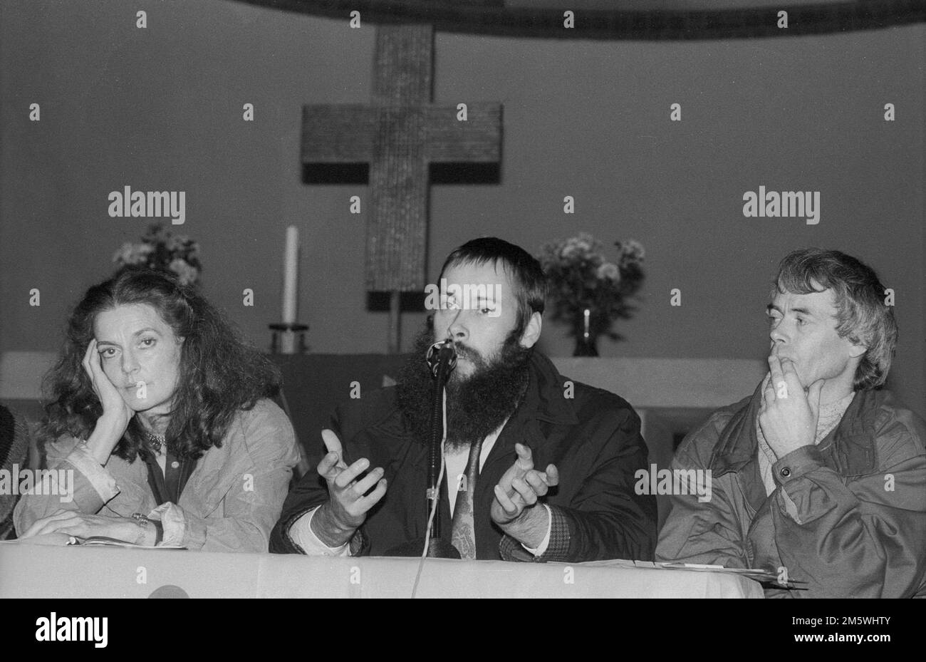 Squatters, Forum in the Gethsemane Church (from left to right ...
