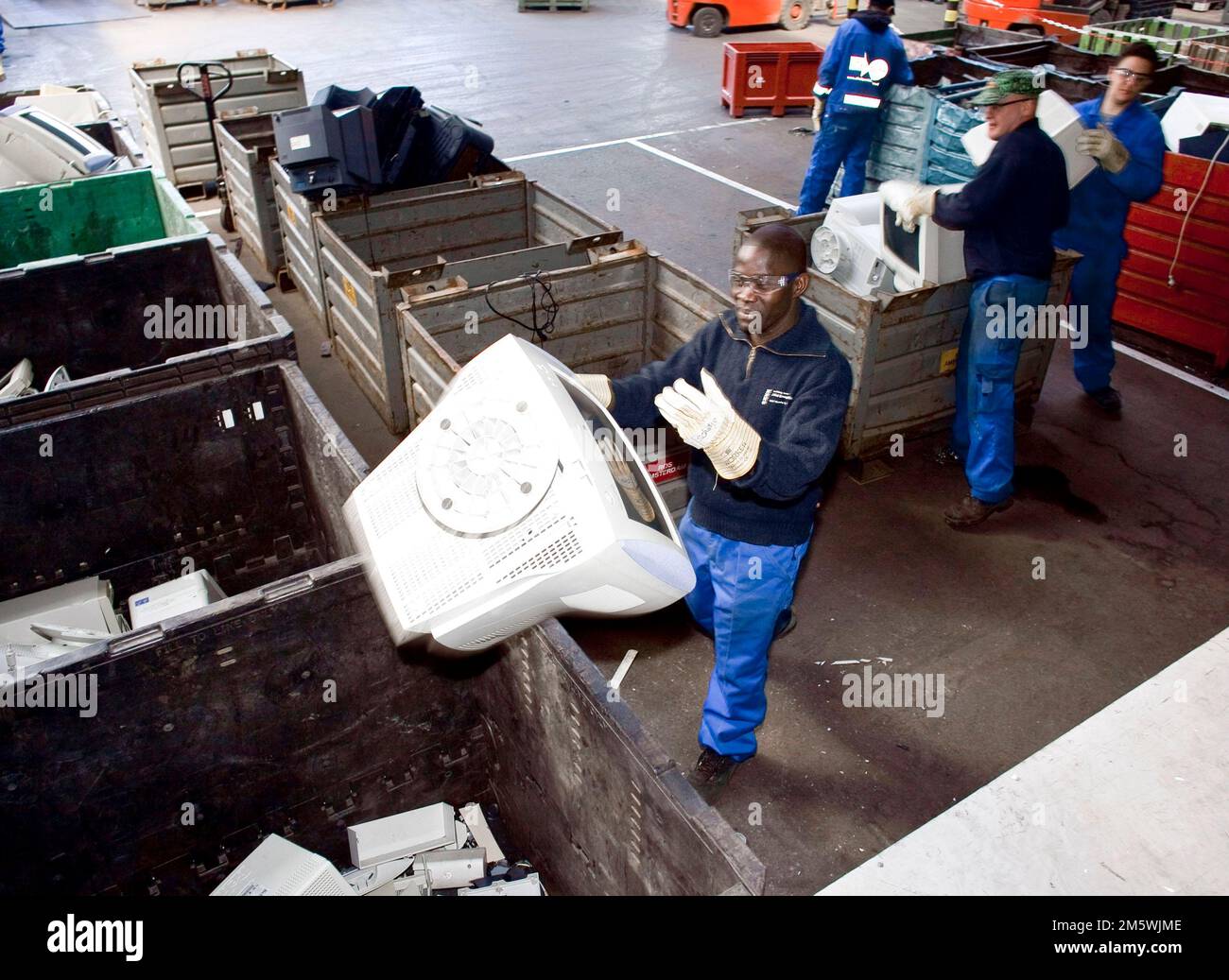 Processing e-waste by ROS Amsterdam.Amsterdam Holland. vvbvanbree ...