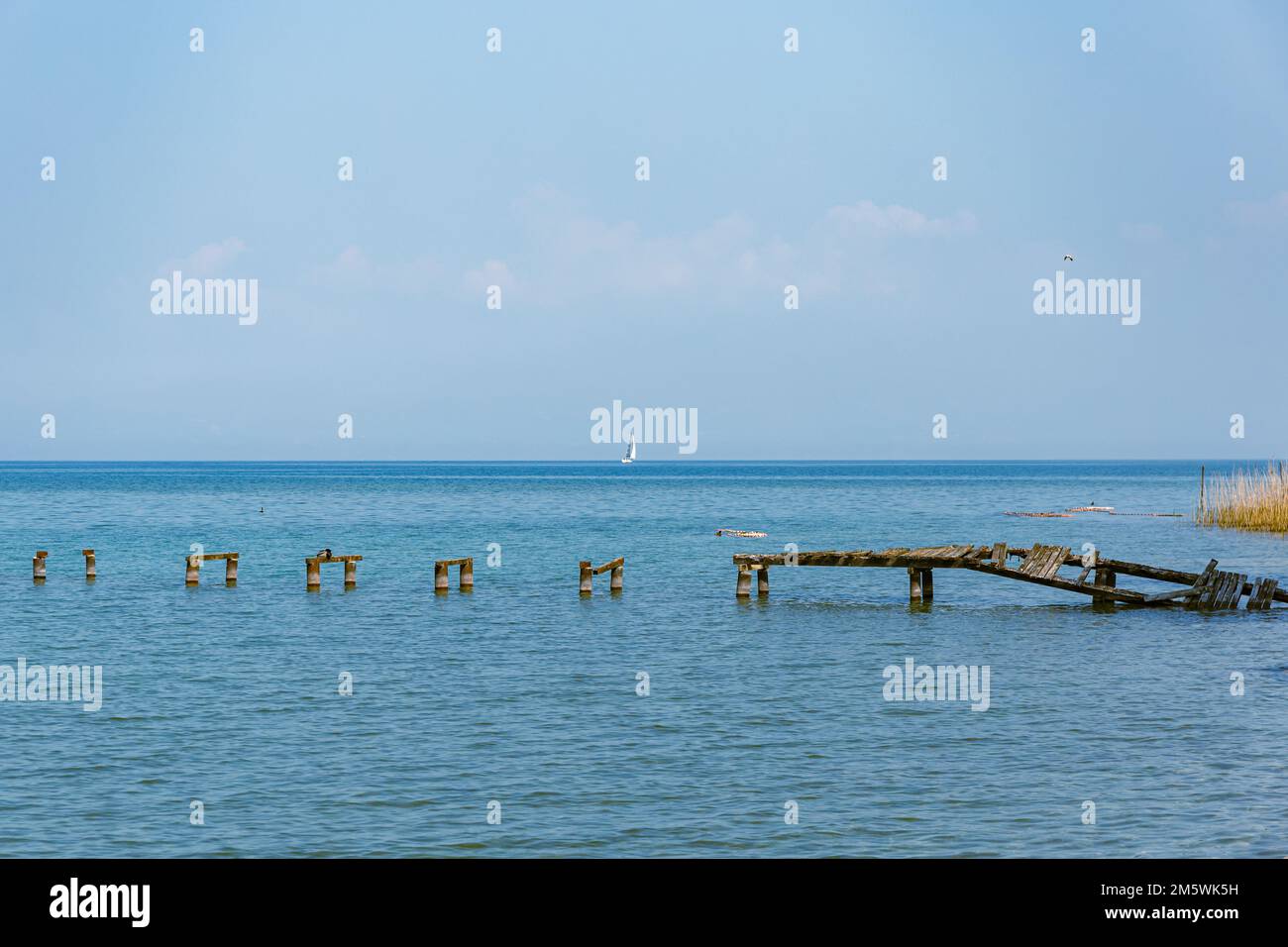 Ruined wooden pier wide view hi-res stock photography and images - Alamy