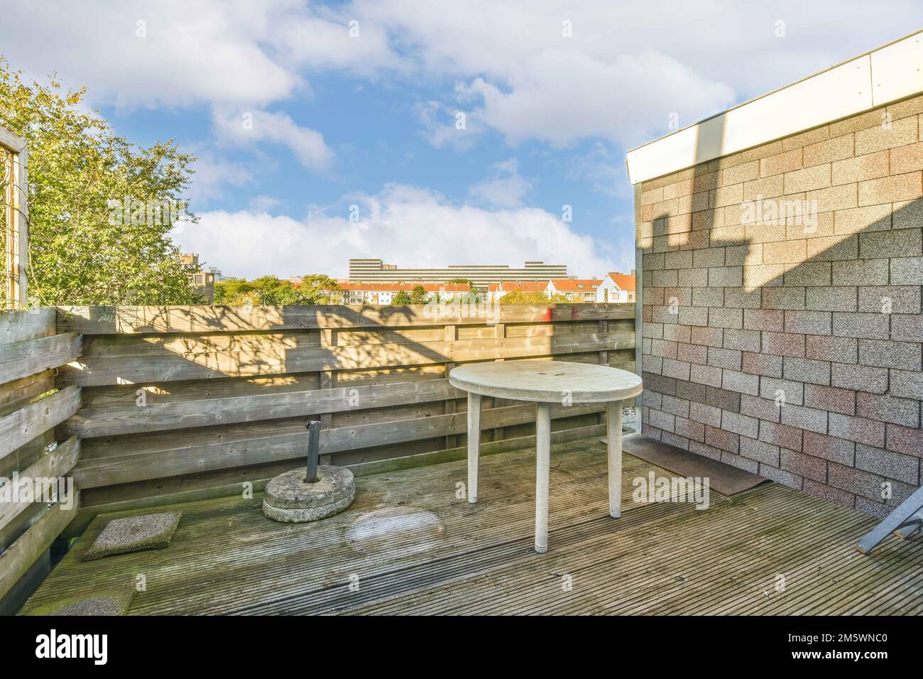 Balcony railing bricks brick hi-res stock photography and images - Alamy